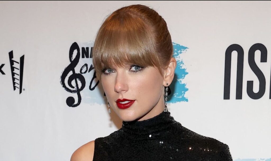 Taylor Swift’s New Red Carpet Look Proves Her Midnights Era Has Some ...